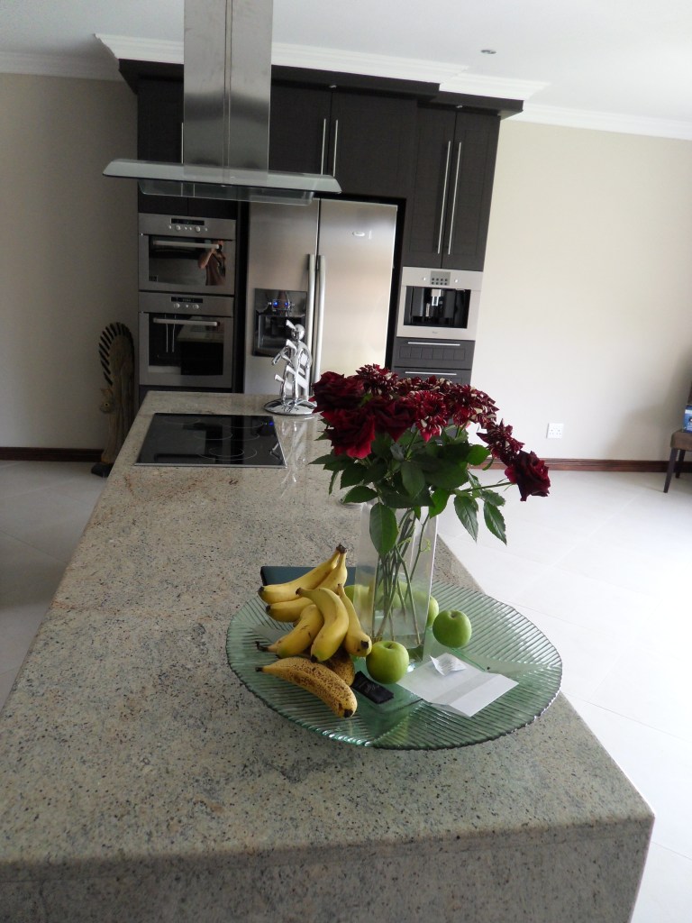 SAM_0118 - Kitchen Express